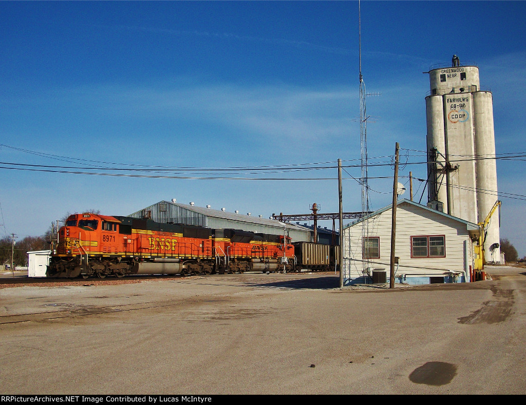BNSF 8971 DPU on eastbound BNSF loaded coal train
